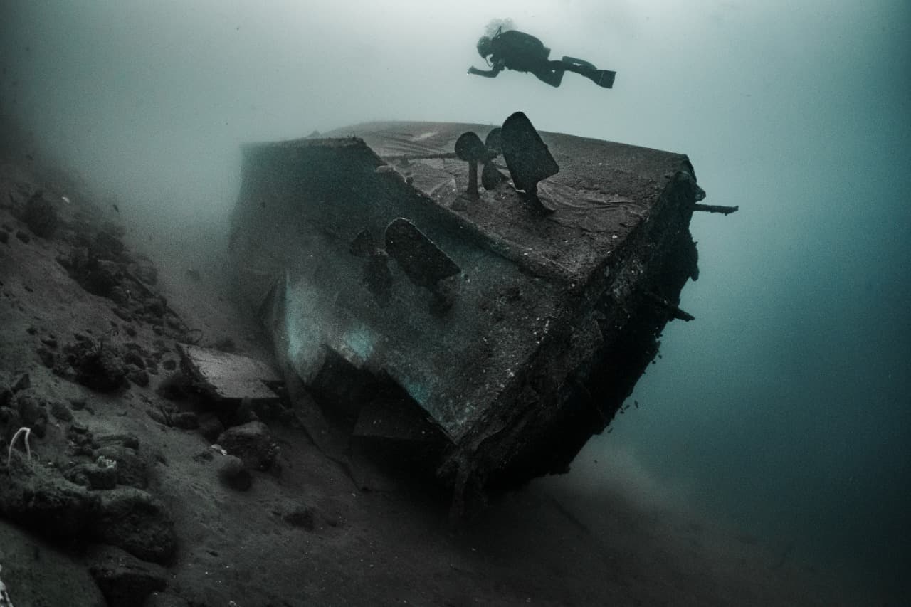 Aquaventure Reef Club Shipwreck dive site | PADI