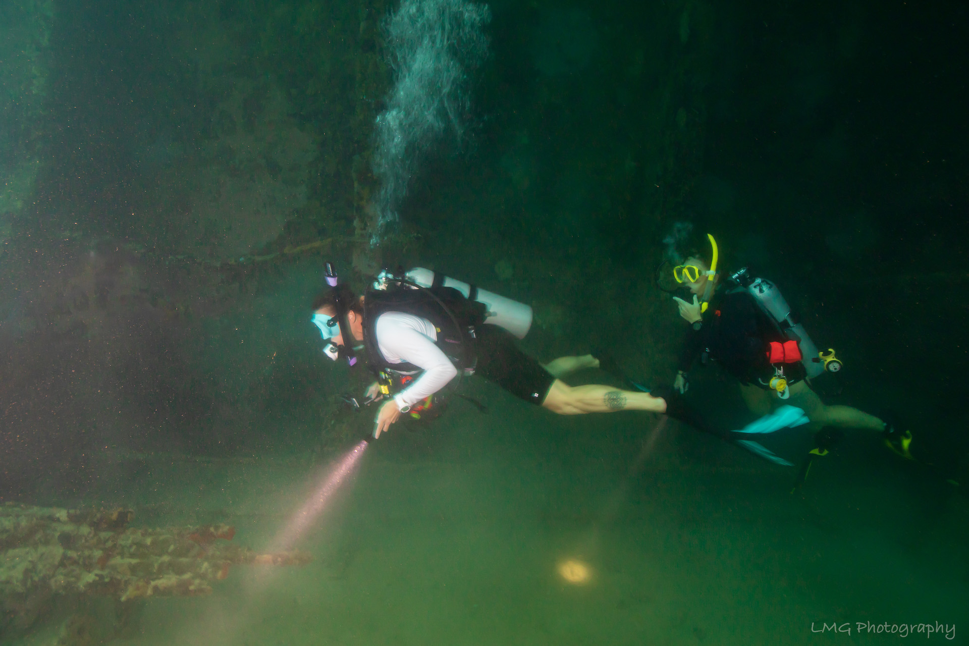 Barge Reer dive site | PADI