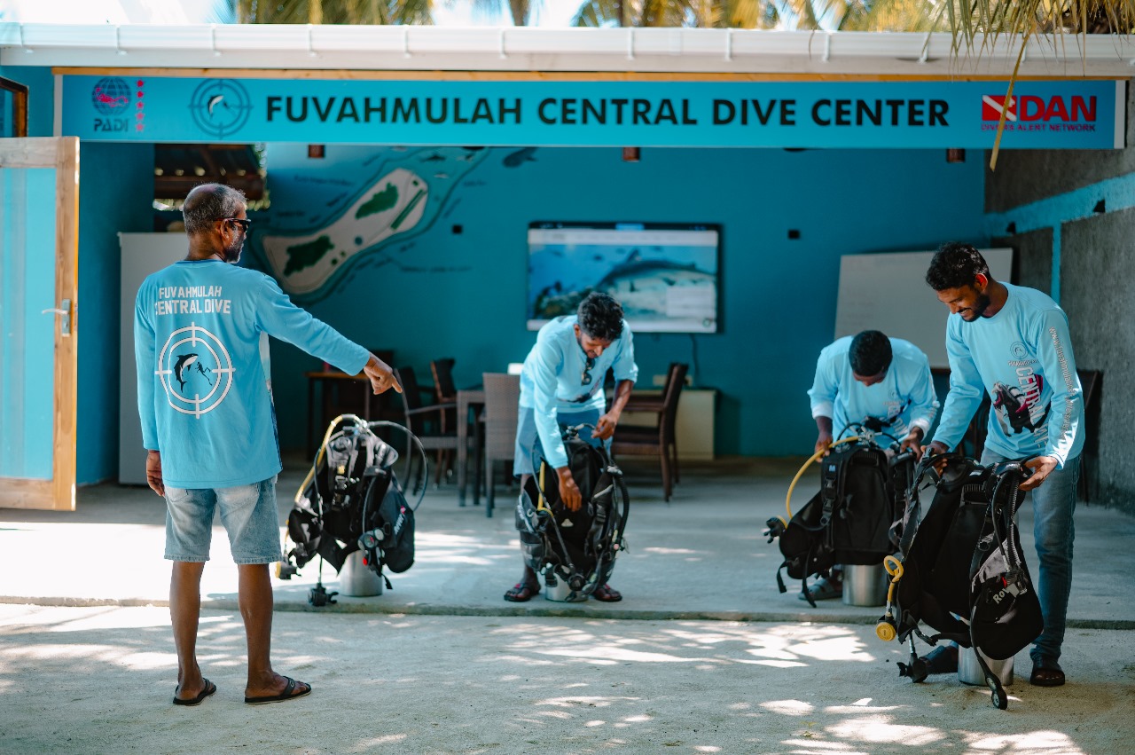 Fuvahmulah Central Dive Center | Fuvahmulah Atoll | PADI Dive Center