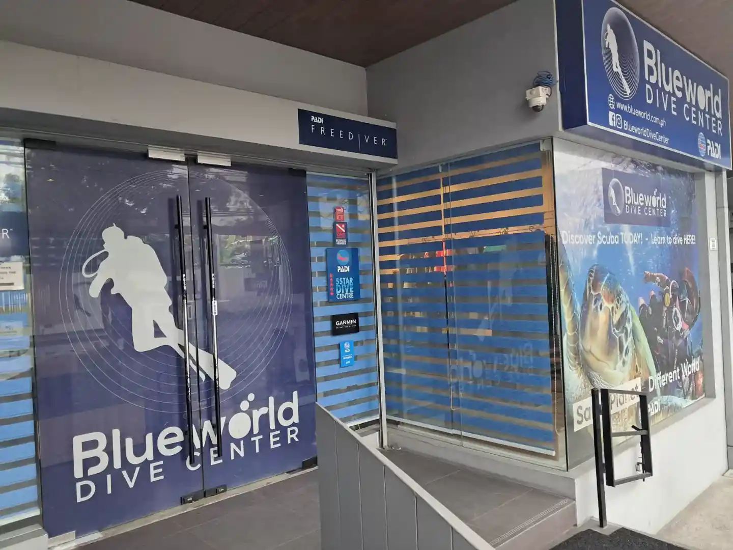 Blueworld Dive Center | Manila | PADI Dive Center
