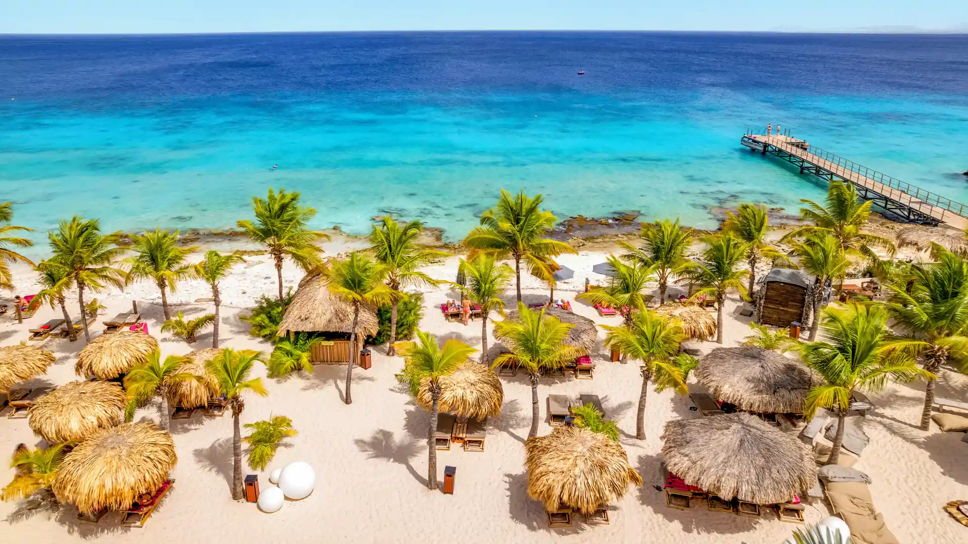 Delfins Beach Resort, Tapestry Collection by Hilton | Resort de buceo ...