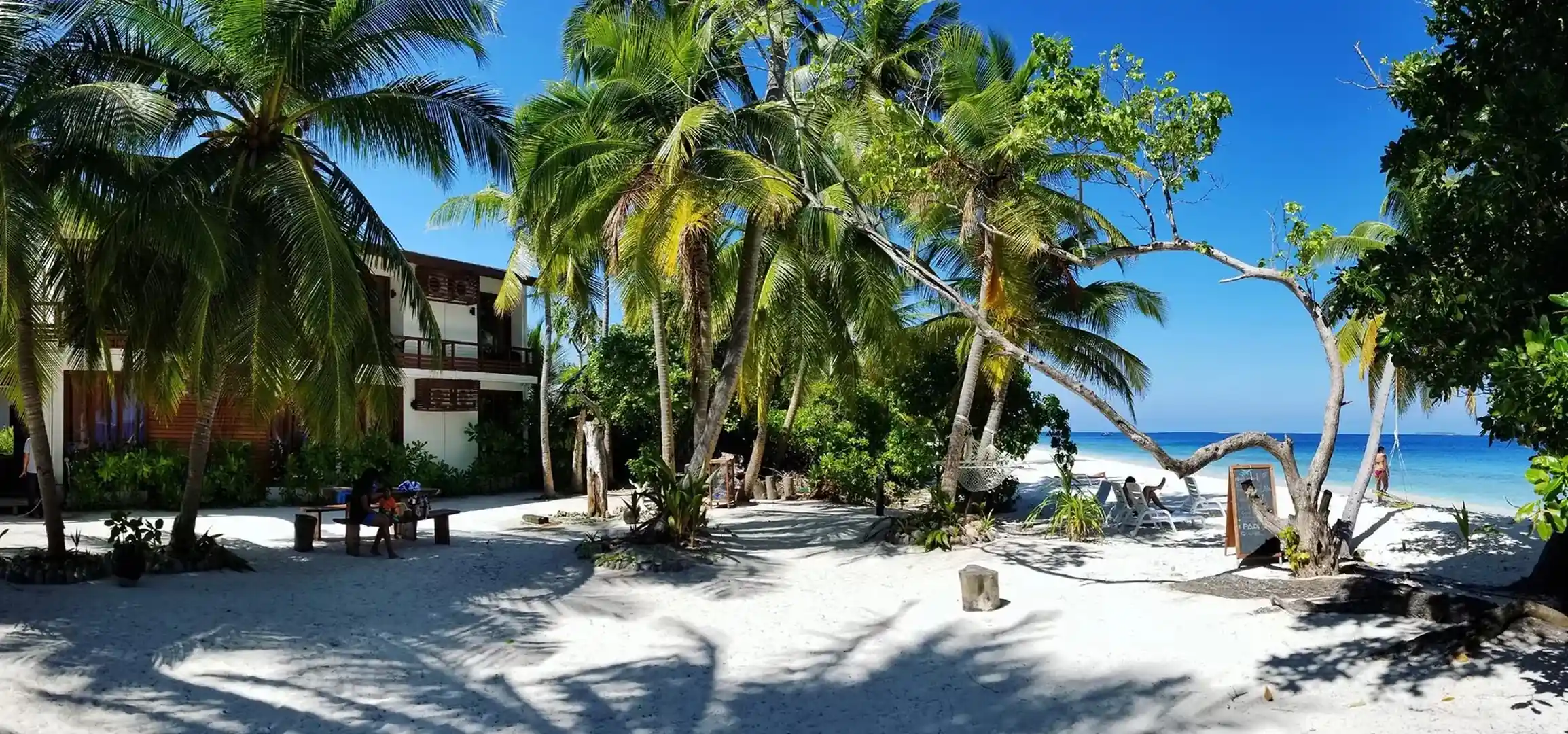 Aveyla Manta Village | Dive Resort | PADI Travel