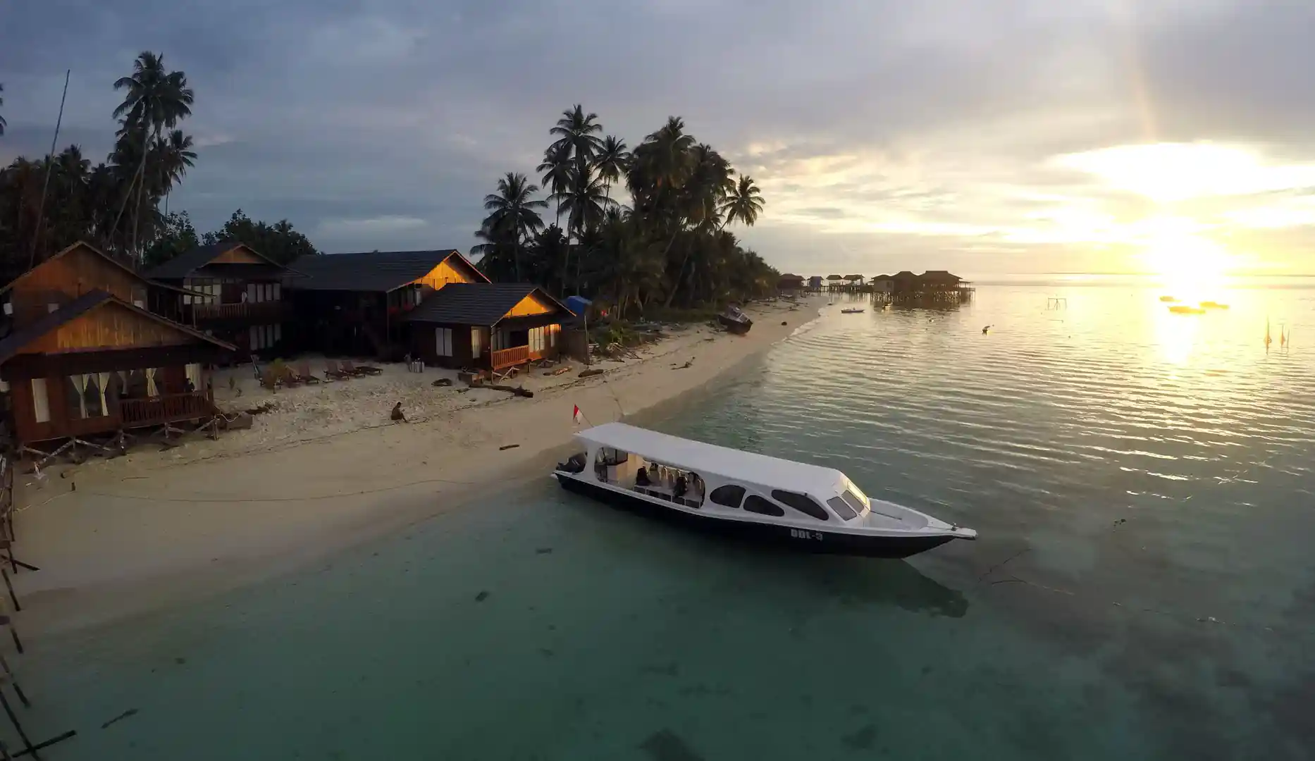 Derawan Dive Lodge | Dive Resort | PADI Travel