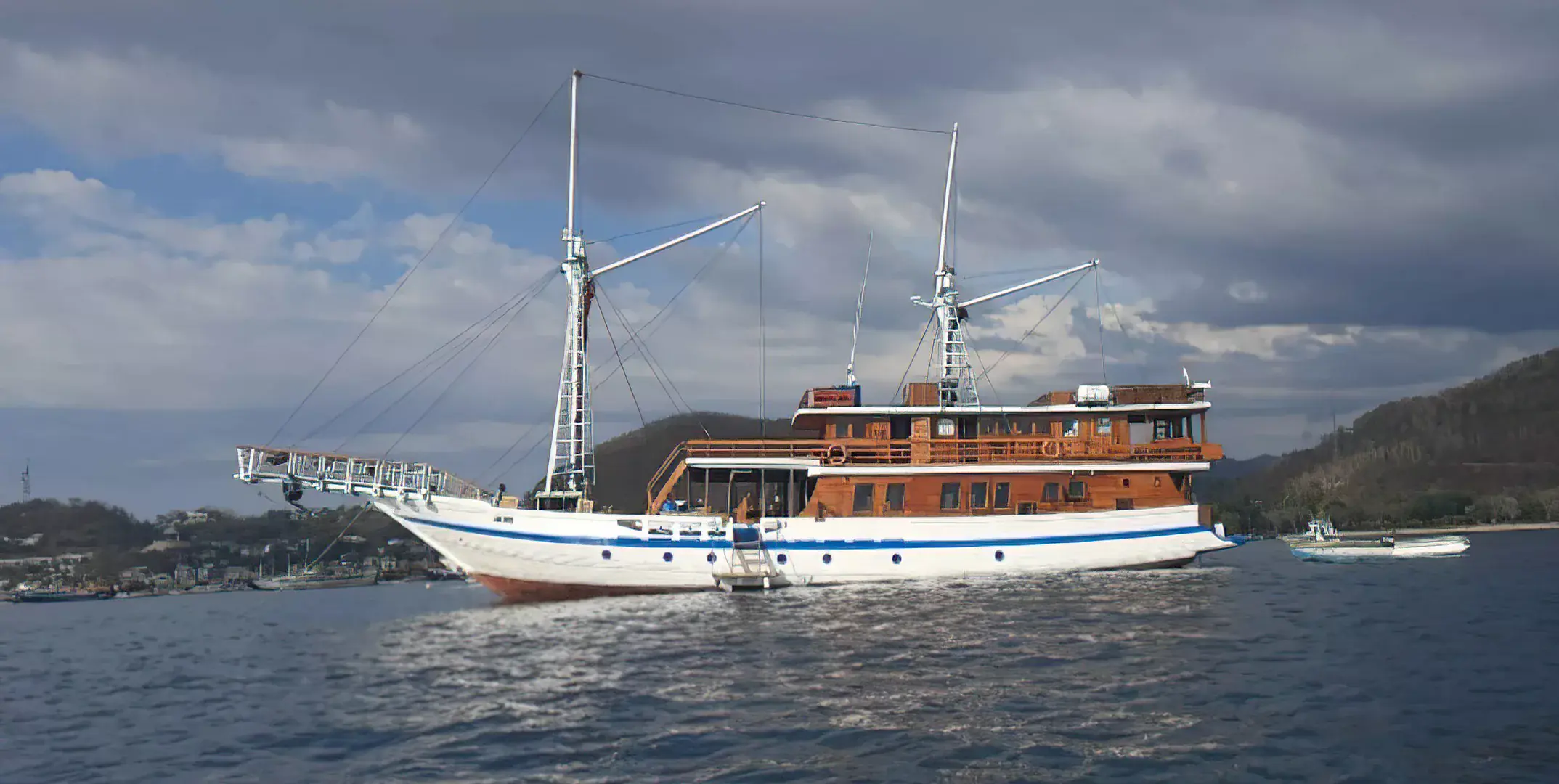 Lady Denok | Liveaboard | PADI Travel